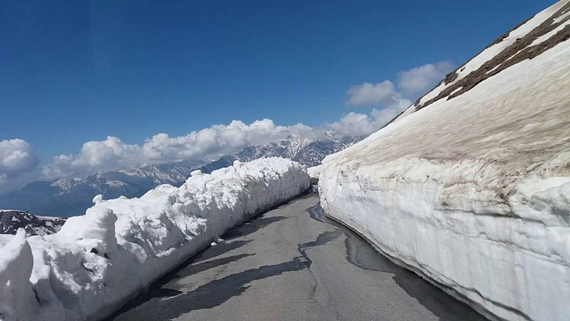 Himachal: Viral video sparks concern, but tourism sector defends Manali ...