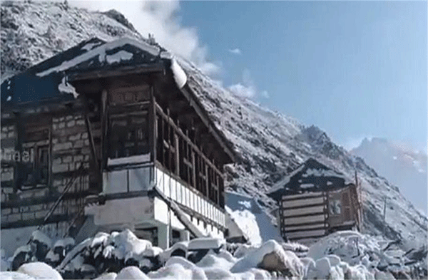 Chitkul blanketed in snow, light showers hit higher Kinnaur, Lahaul ...